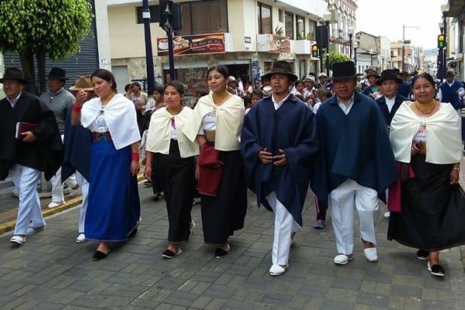Vestimenta kichwa - Ciudad de Otavalo